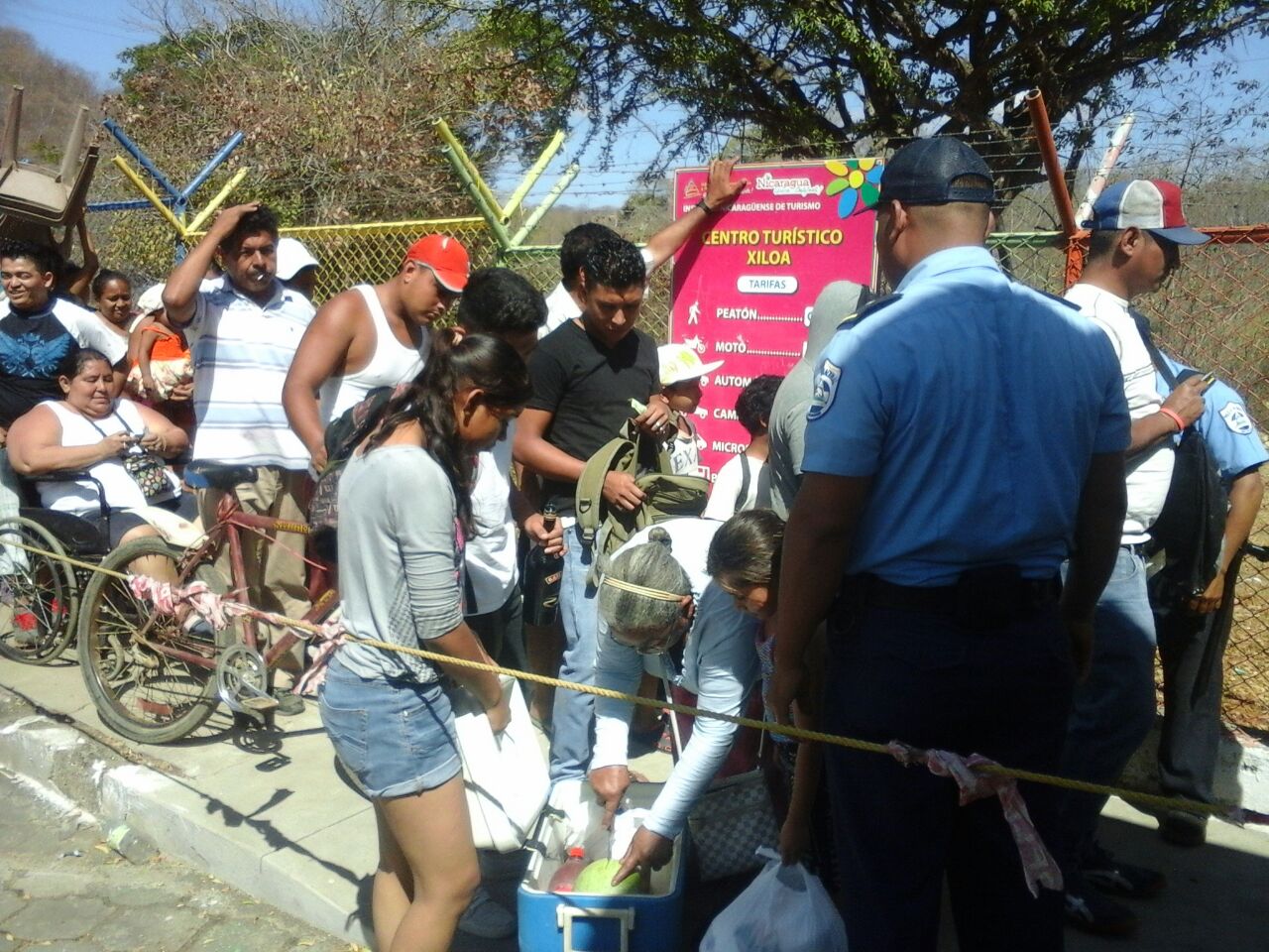 60 mil personas disfrutaron de los centros turísticos de Managua ... 60 mil personas disfrutaron de los centros turísticos de Managua ...
