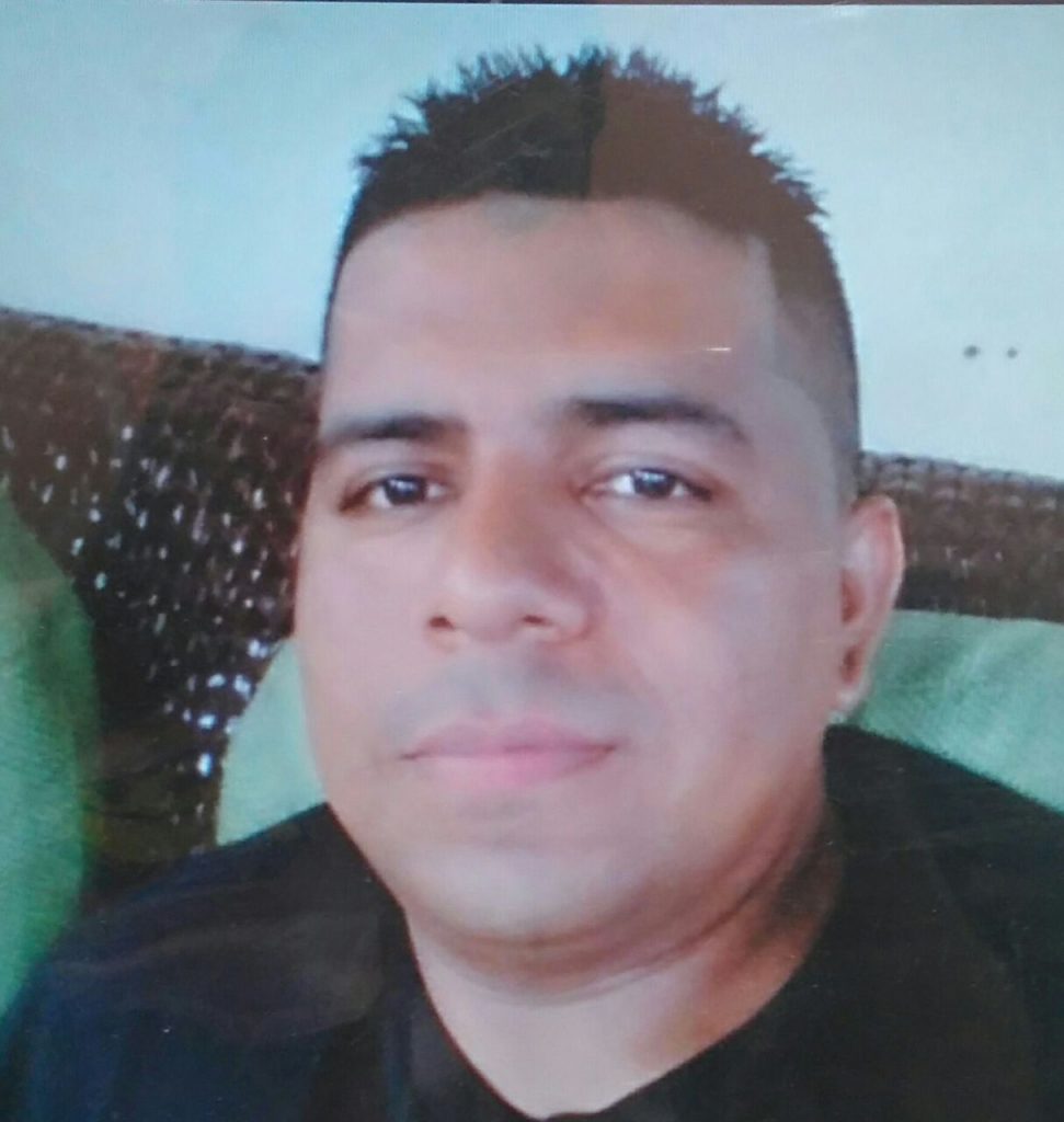 Par de motociclista mueren estrellados contra postes - La Nueva Radio YA