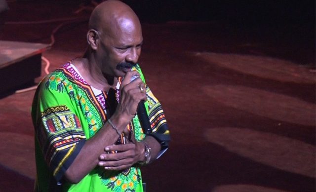 Cantante Anthony Matthews será sometido a operación riesgosa - La Nueva ...