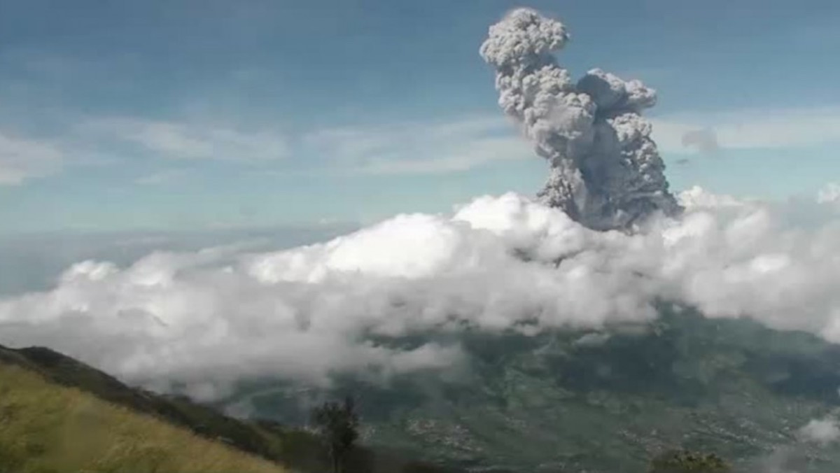 El Volcán Merapi hace erupción en Indonesia - La Nueva Radio YA