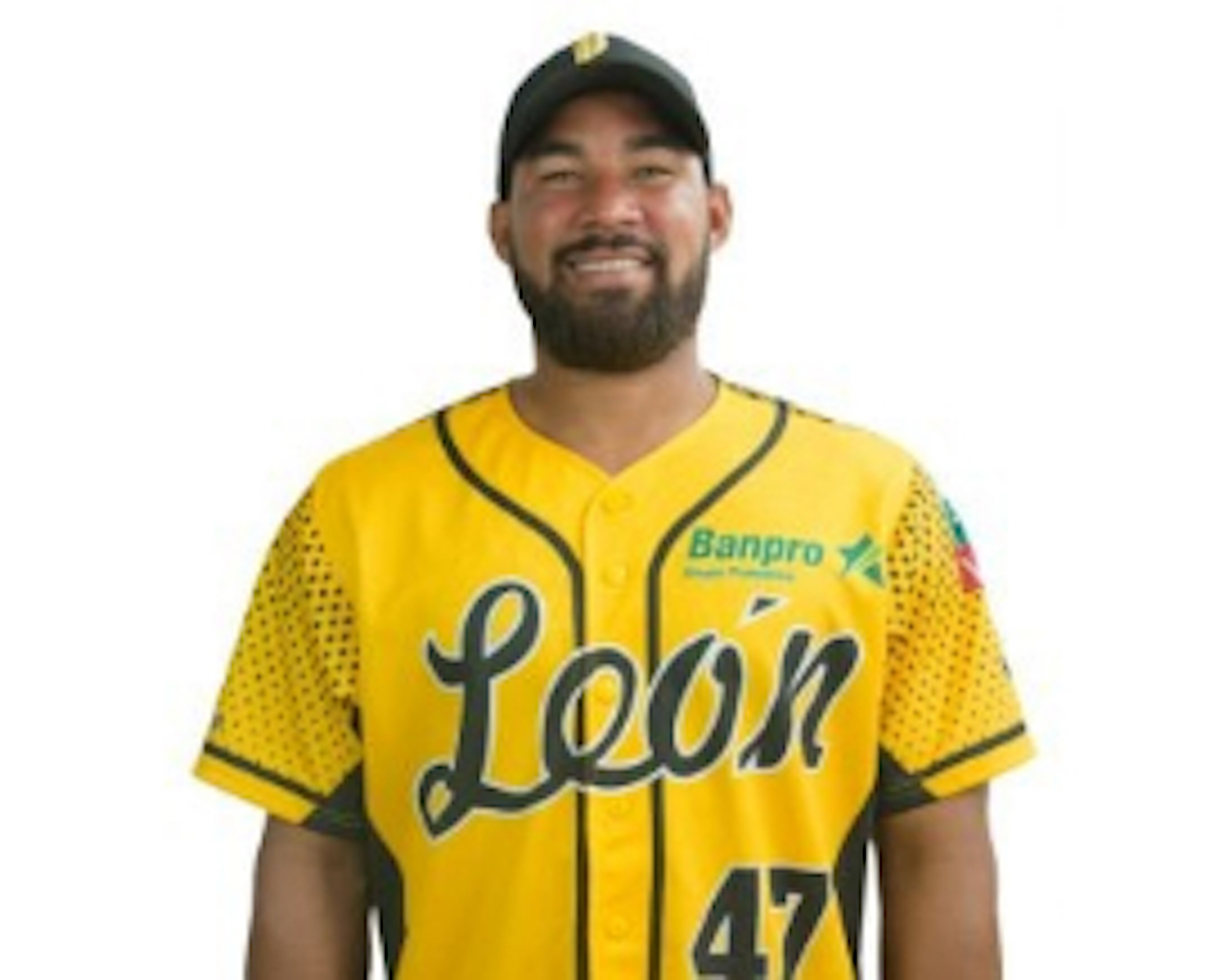 Adrián Moreno llega hoy al León - La Nueva Radio YA