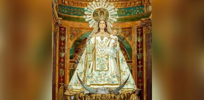 León de fiesta en celebración de su patrona Nuestra Señora de Las ...