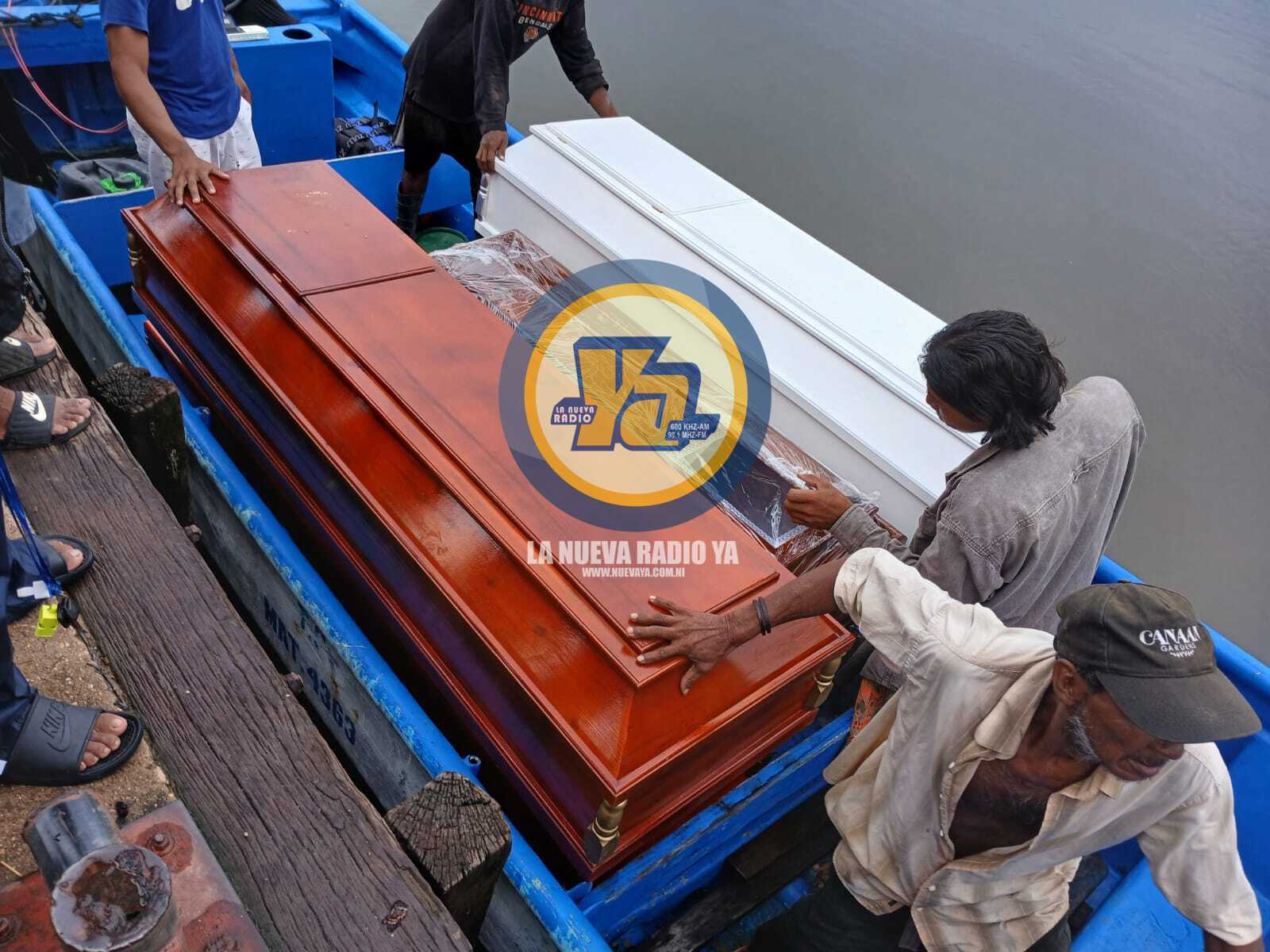 Lancha cargada de bloques se vuelca en el Caribe Norte: 3 personas ...