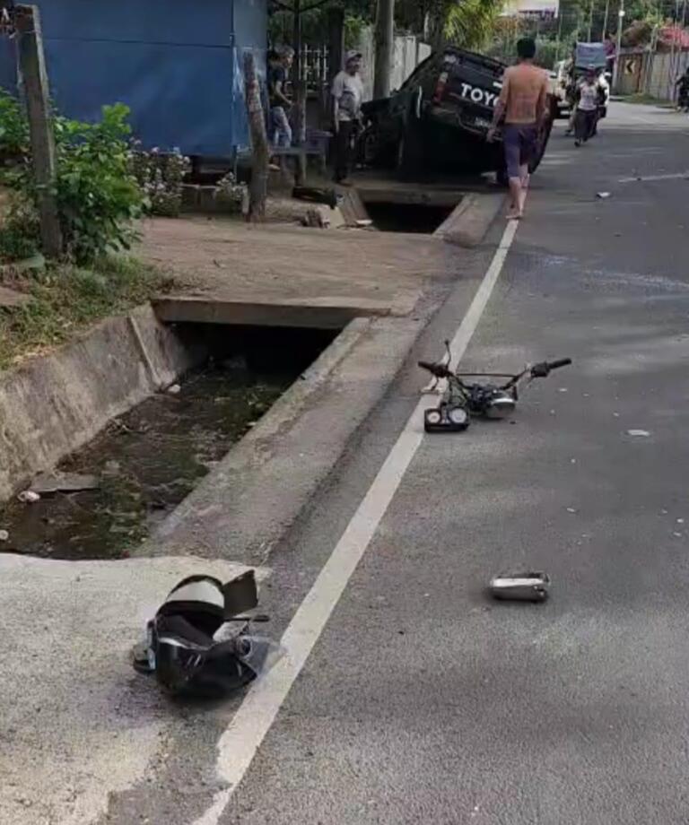 Motociclista ebrio escapa de la muerte tras impactar contra camioneta ...