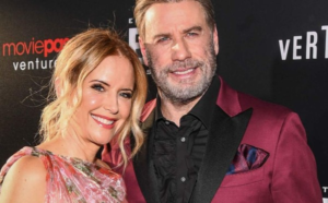 John Travolta rinde emotivo homenaje musical a su esposa Kelly Preston ...